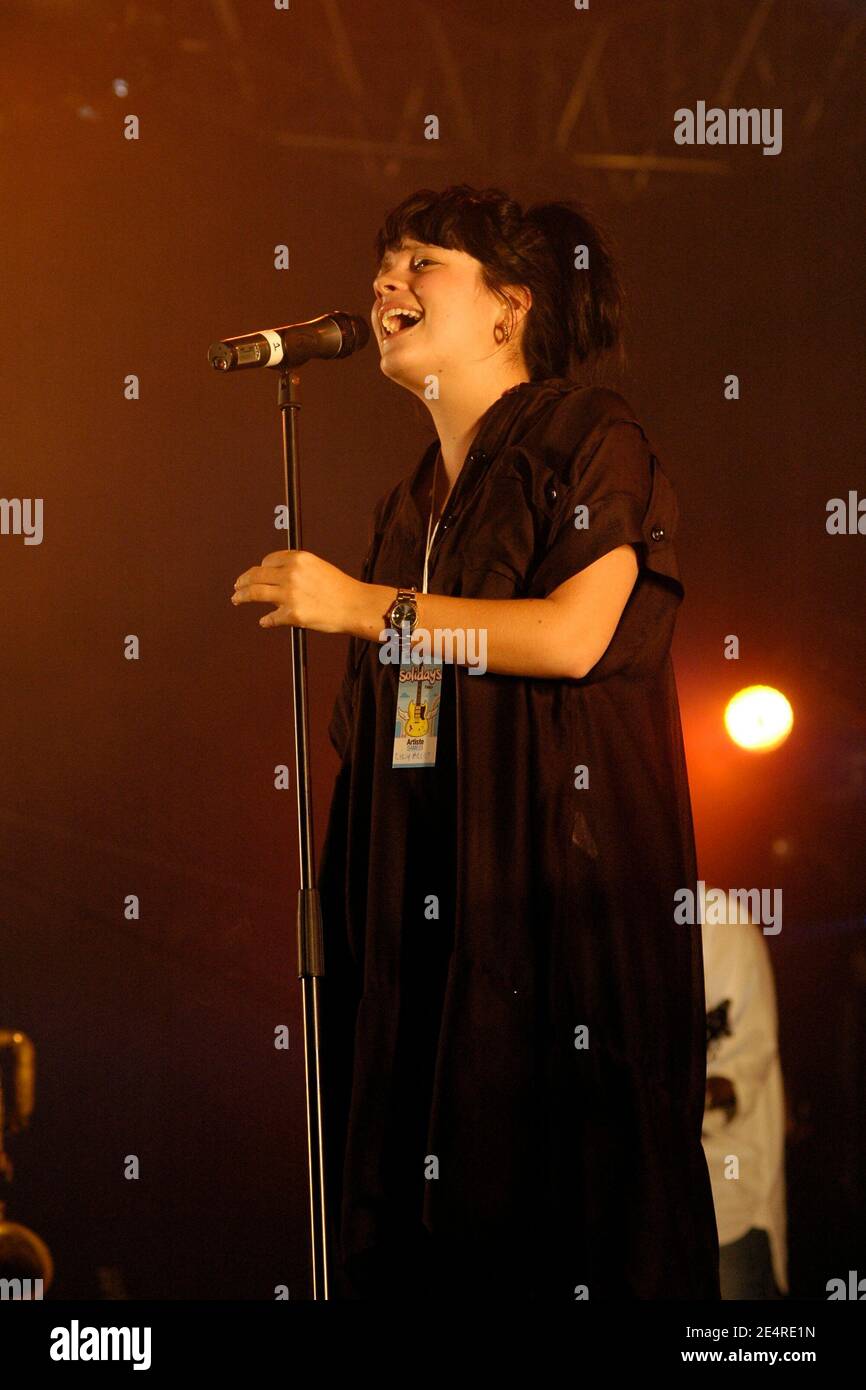 British singer lily allen hi-res stock photography and images - Alamy