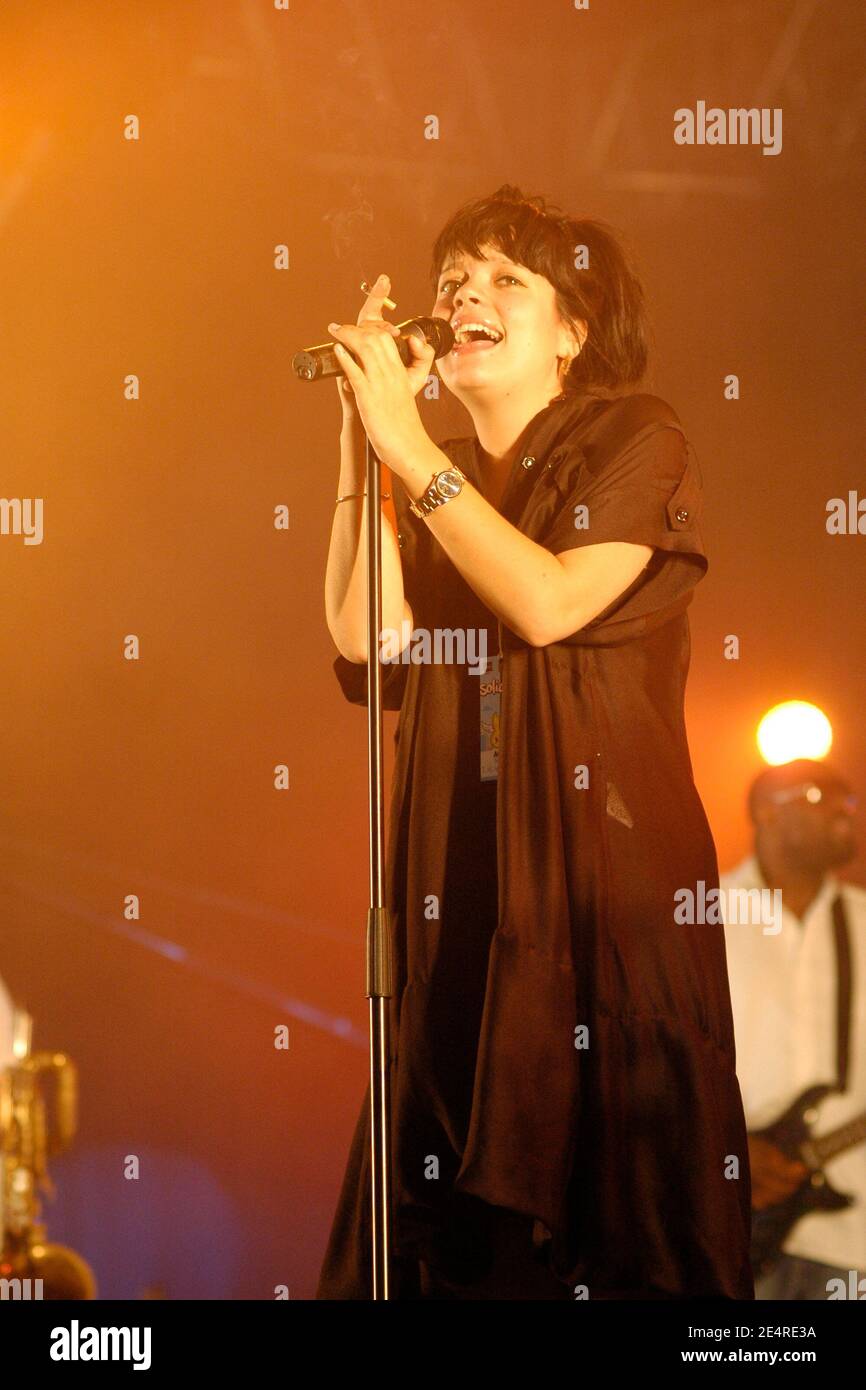 Singer lily allen hi-res stock photography and images - Alamy