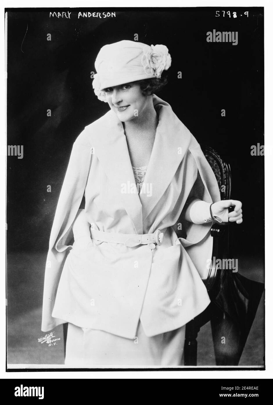 Mary anderson hi-res stock photography and images - Alamy