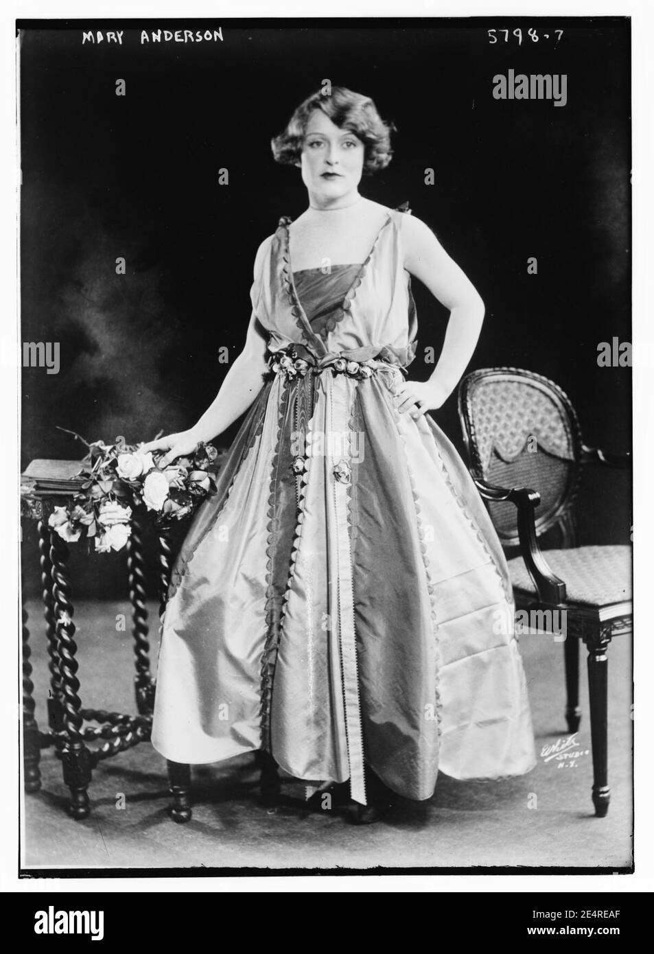 Mary anderson hi-res stock photography and images - Alamy