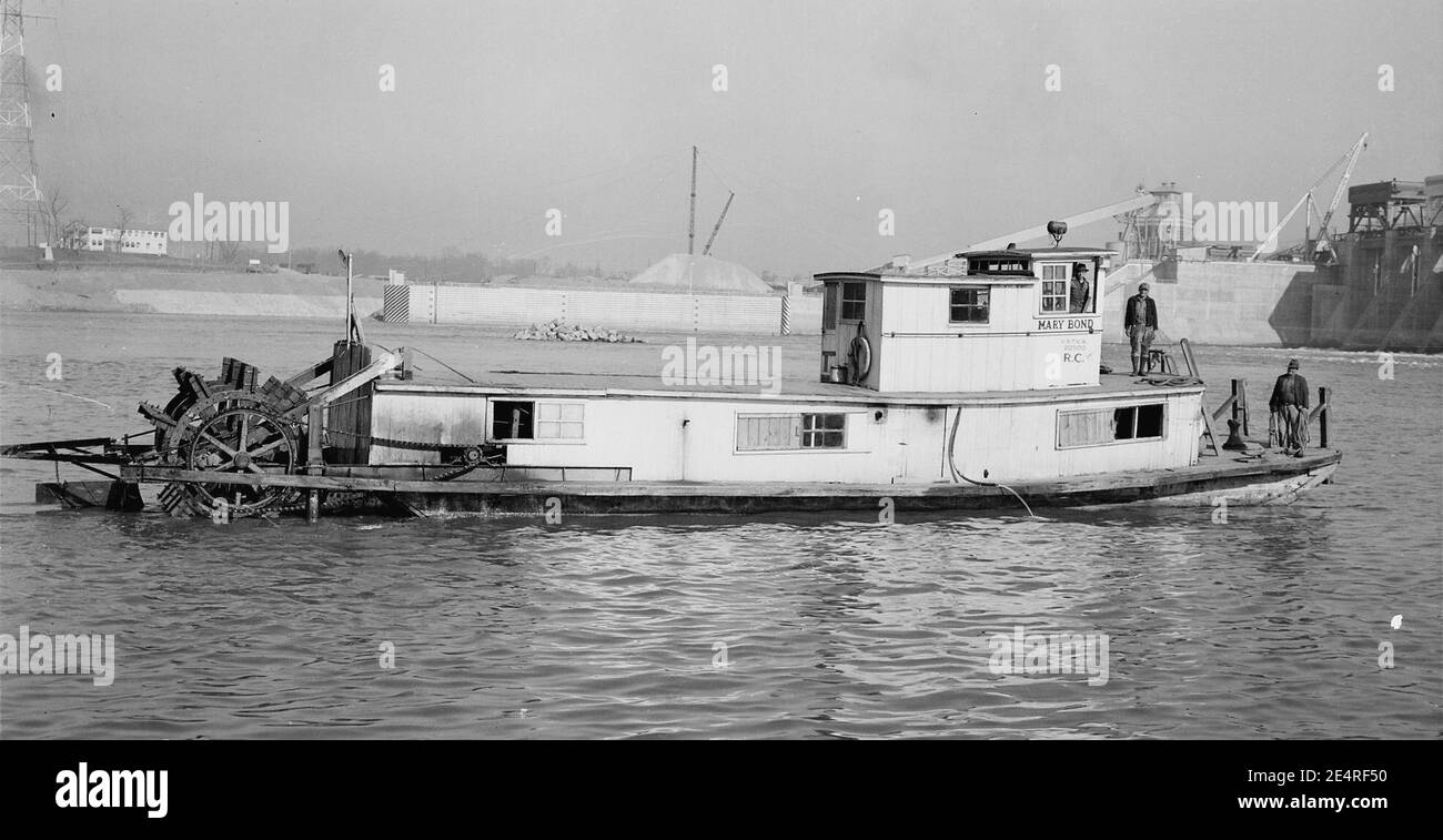 Mary bond Black and White Stock Photos & Images - Alamy