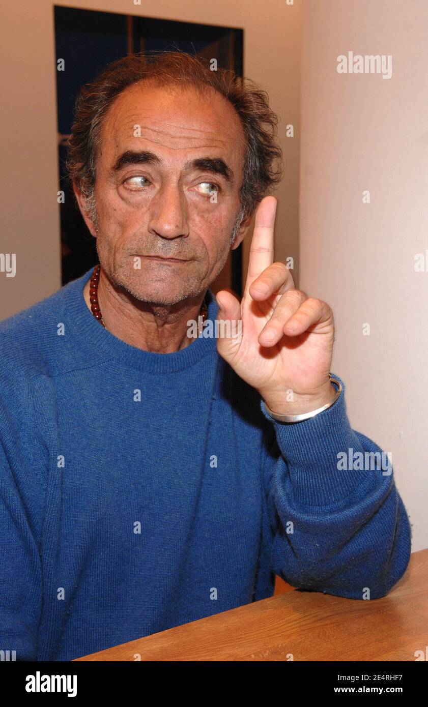 Actor Richard Bohringer attends the 'Salon du Livre' (Paris Book Fair ...