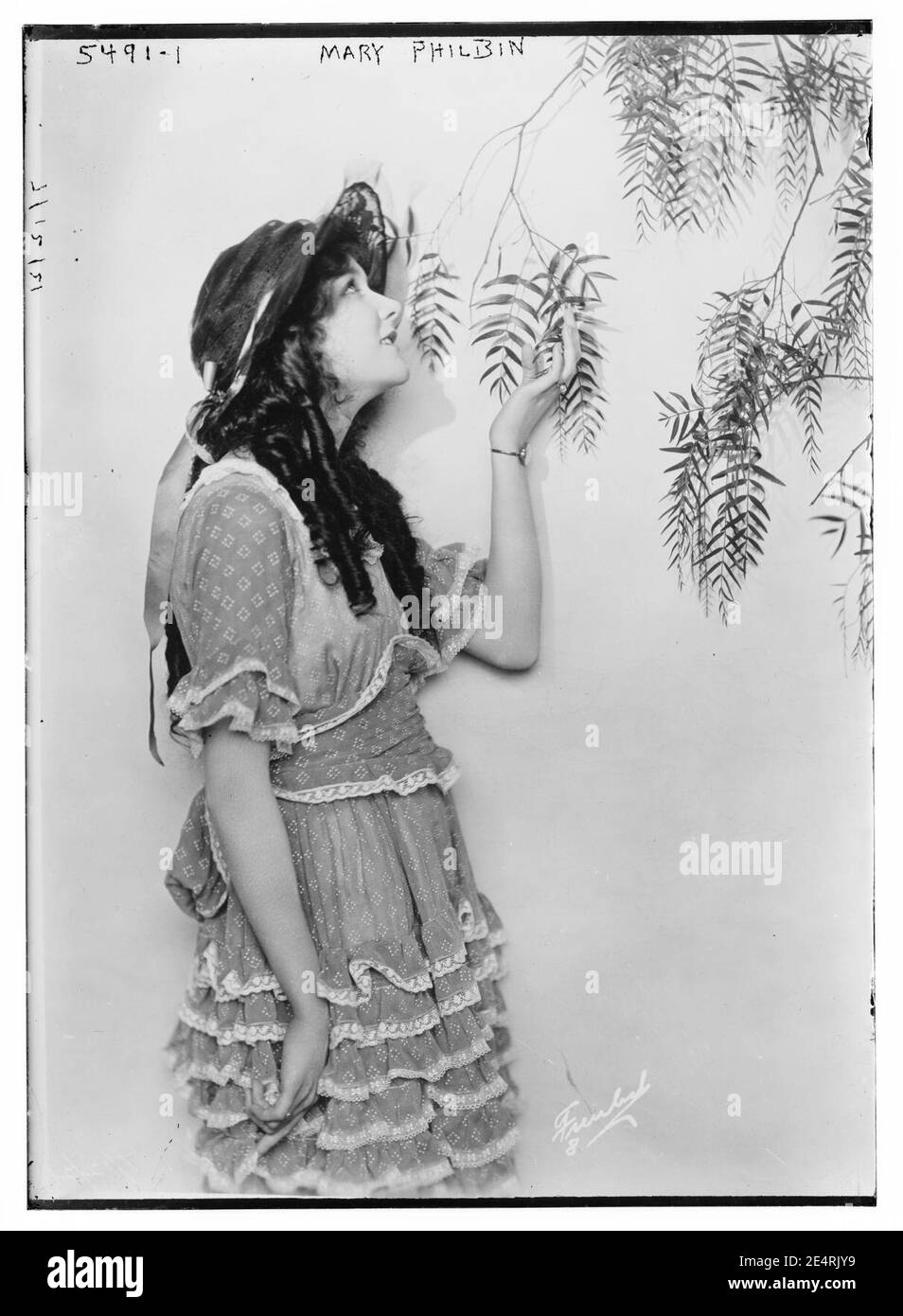 Mary philbin hi-res stock photography and images - Alamy