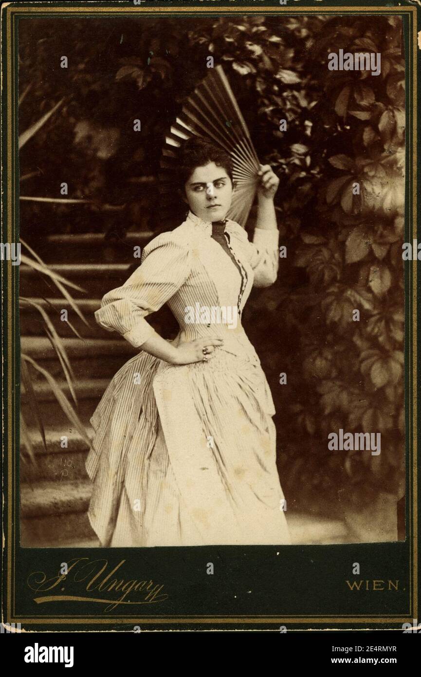 Mary vetsera hi-res stock photography and images - Alamy