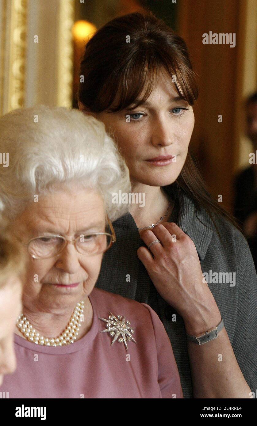 Carla bruni and queen elizabeth ii hi-res stock photography and images ...