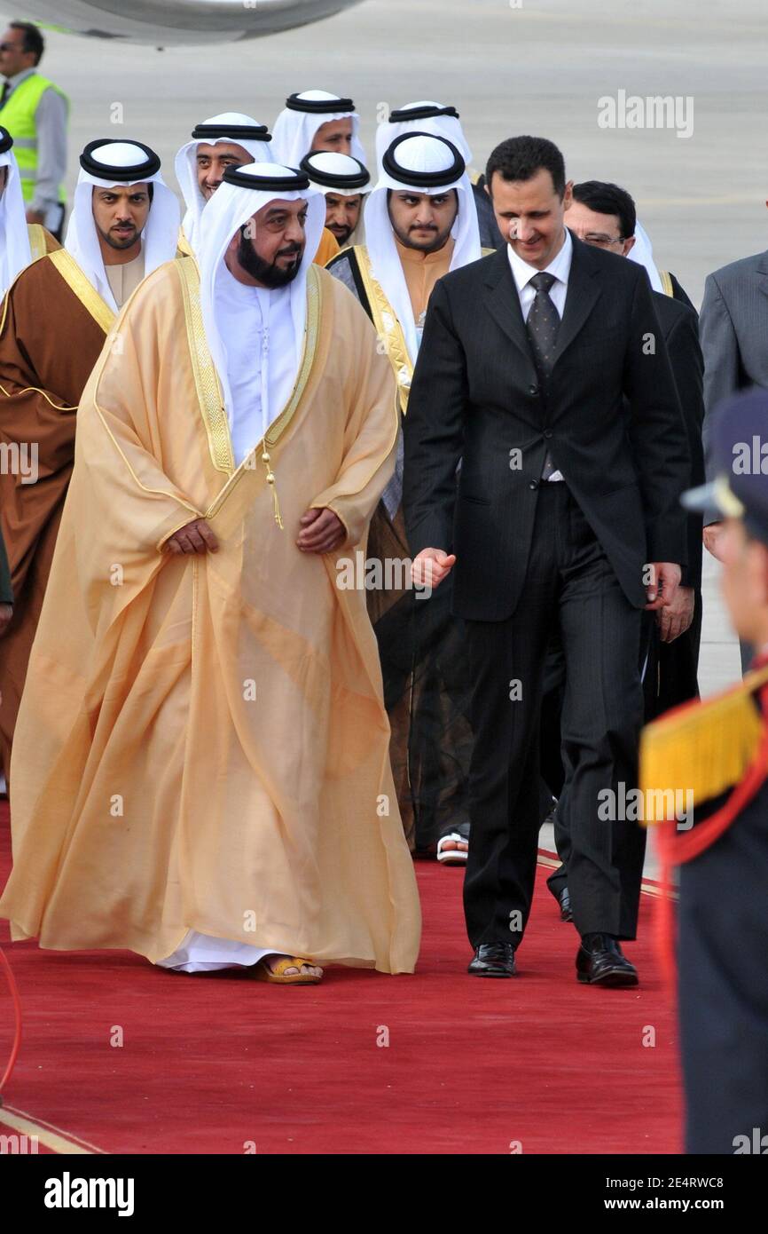 Sheikh sultan bin khalifa bin hi-res stock photography and images - Alamy