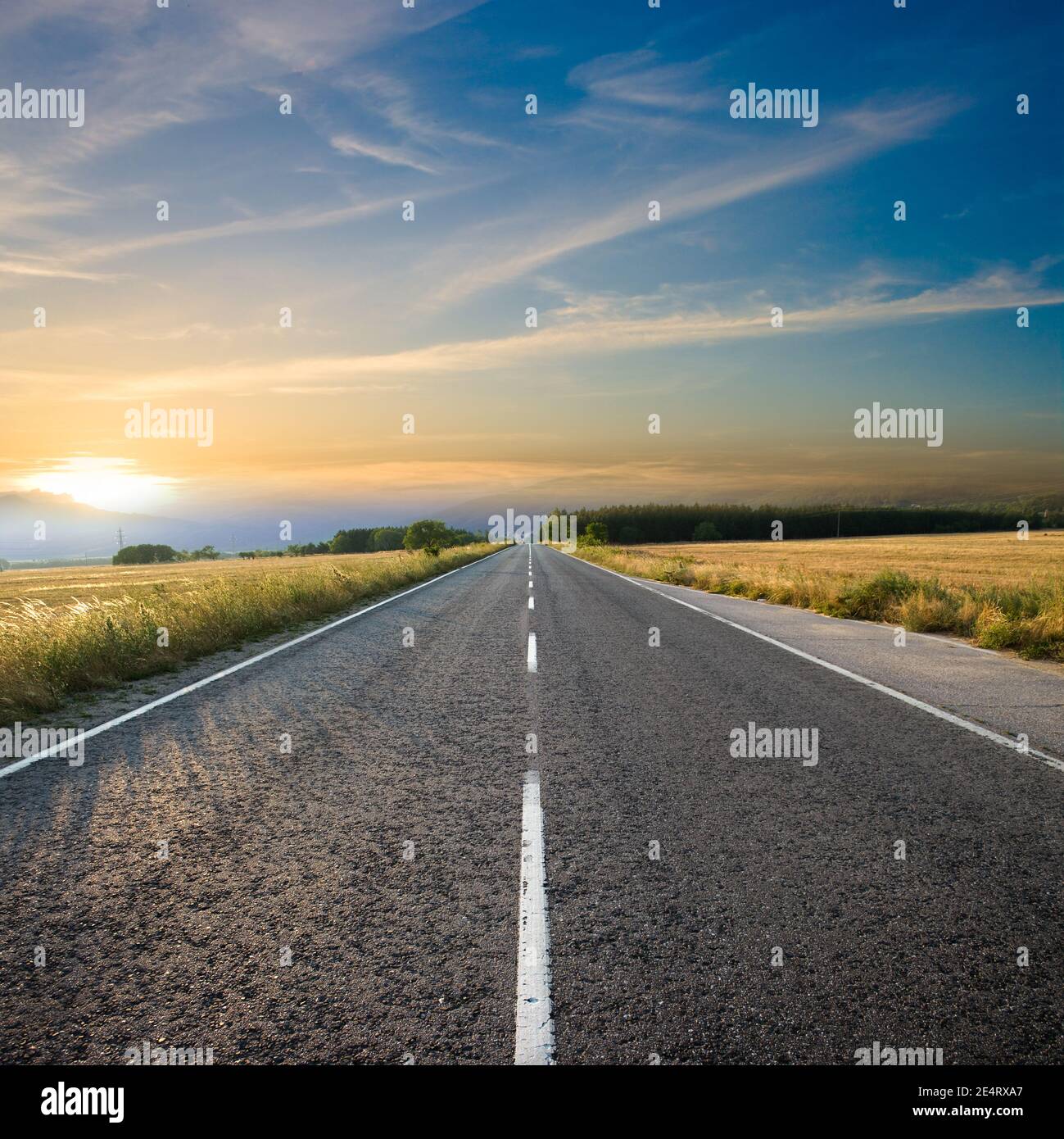Straight street sunset hi-res stock photography and images - Alamy