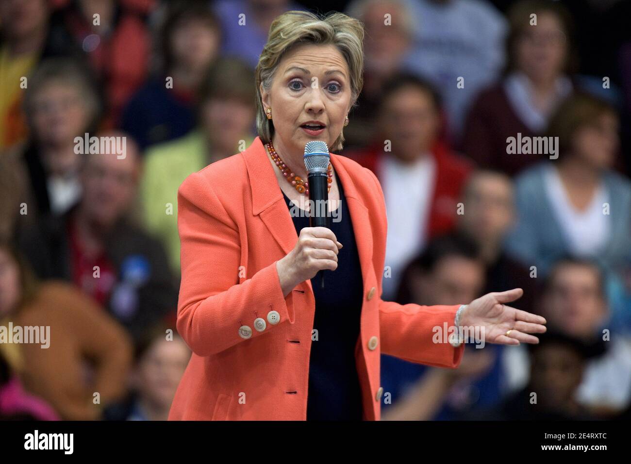 High school reunion party hi-res stock photography and images - Alamy