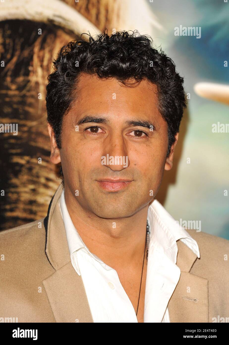 Cliff Curtis attends the premiere of Warner Bros "10,000 B.C." at the ...