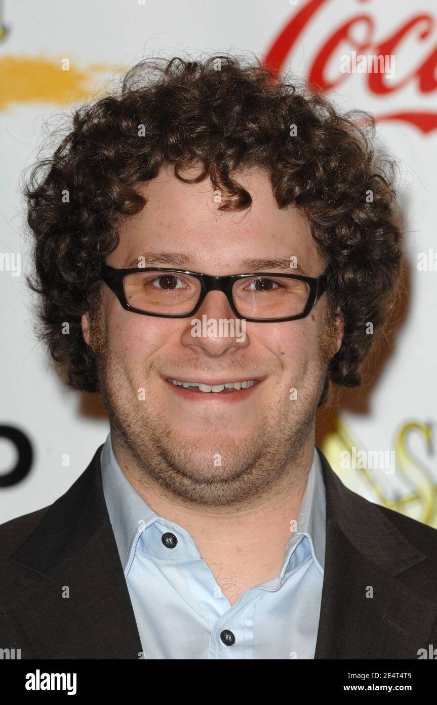 Comedy star of the year Seth Rogen poses at the 2008 ShoWest Awards ...