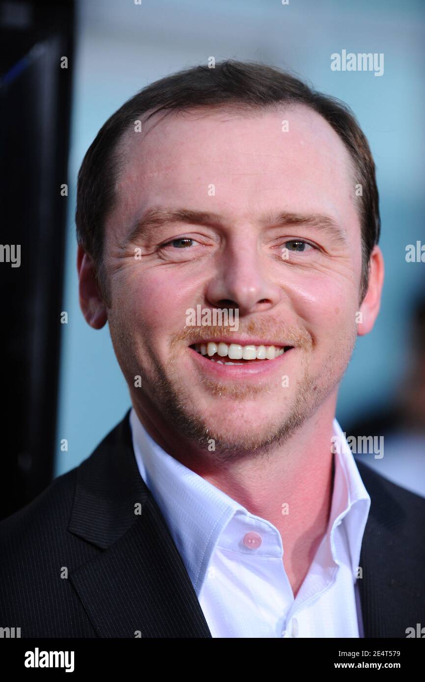 Simon Pegg attends the premiere of "Run, Fatboy, Run" at the Cinerama ...