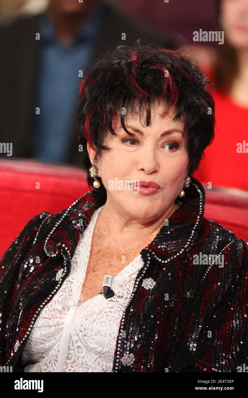 Rika Zarai lors de l'enregistrement de l'emission Vivement Dimanche a ...