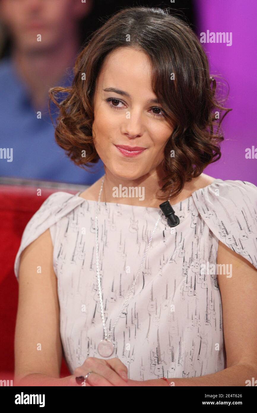 Alizée vivement dimanche hi-res stock photography and images - Alamy