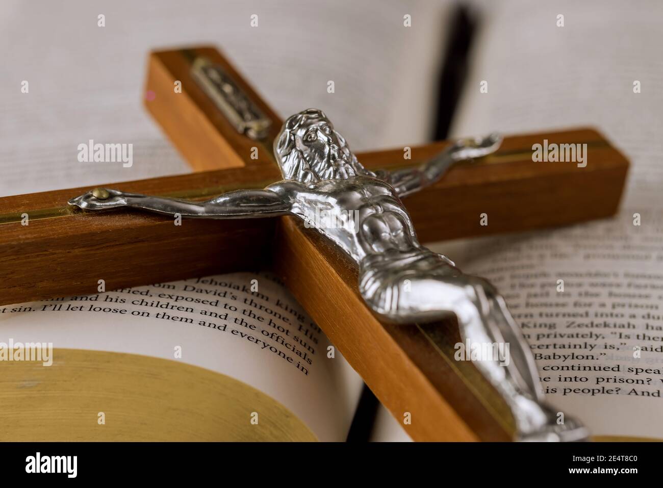Jesus On The Cross Pictures 40,995 Bible New Royalty Free Images,