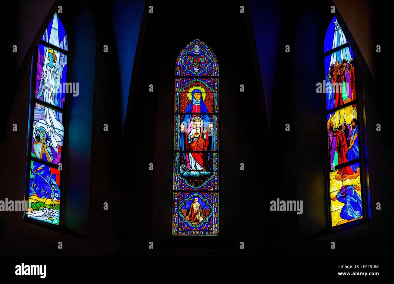 Colorful Mary Jesus Disciples Holy Spirit Polynesian Woman Stained ...