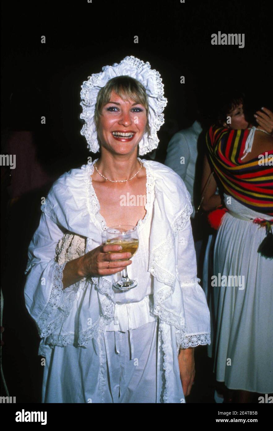 Dee wallace hi-res stock photography and images - Alamy