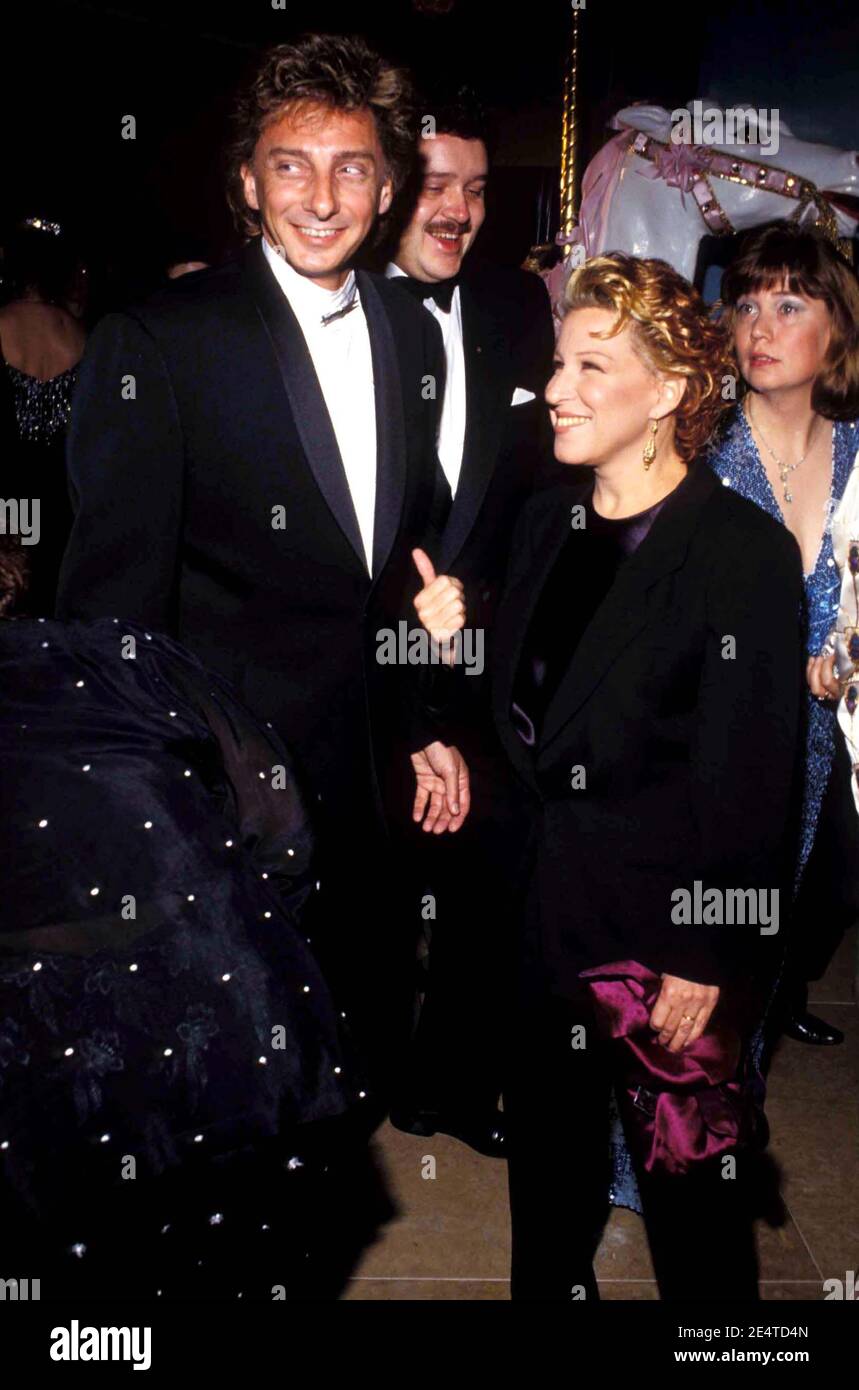 Barry Manilow And Bette Midler 1990 Credit: Ralph Dominguez/MediaPunch ...