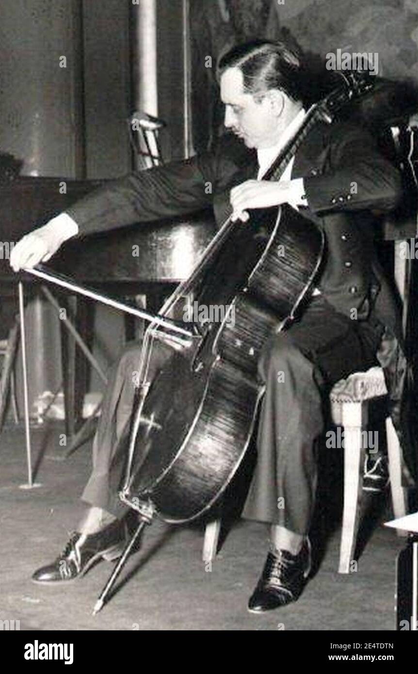 Maurice Maréchal playing the cello Stock Photo - Alamy