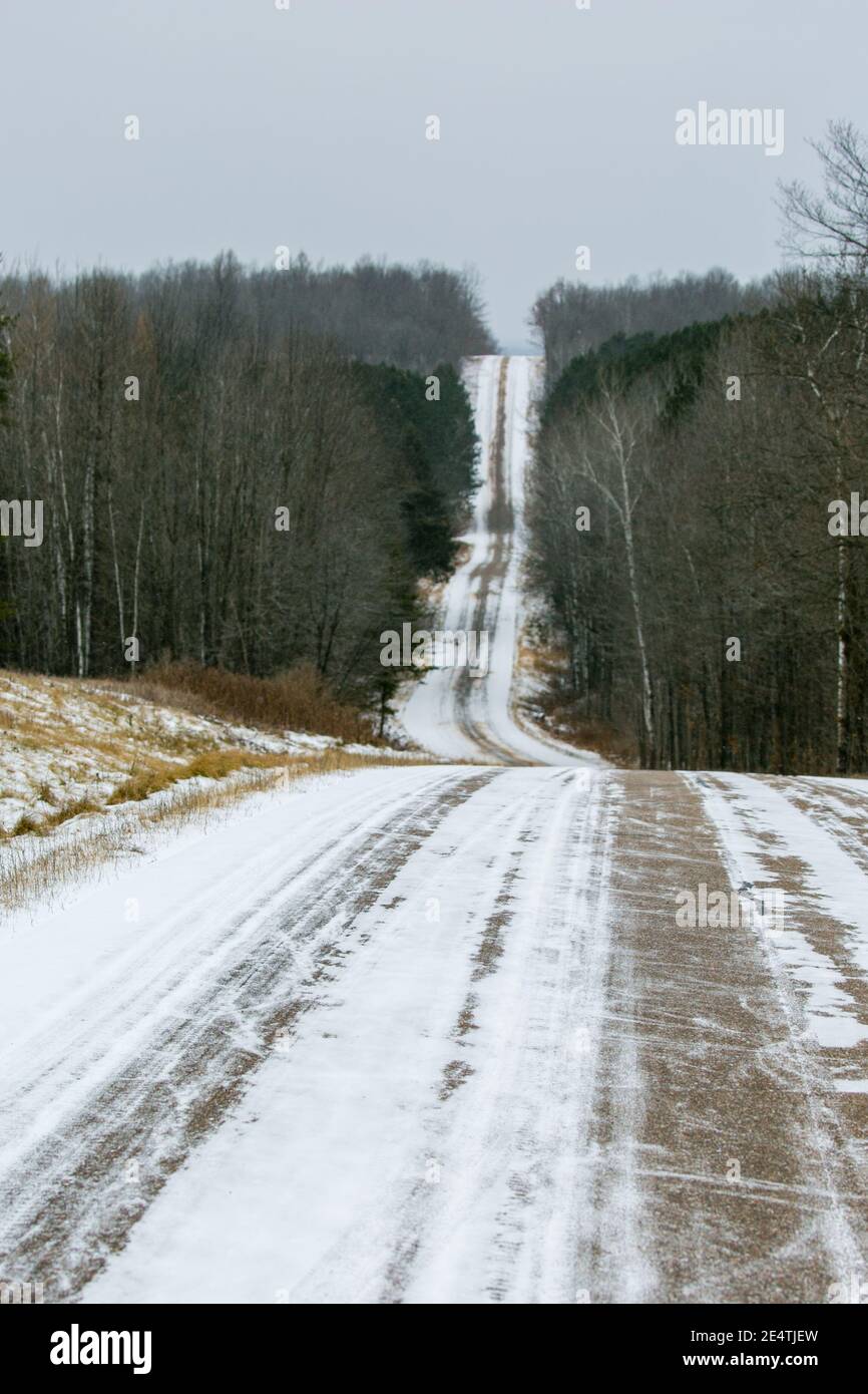 Shady road in countryside hi-res stock photography and images - Alamy