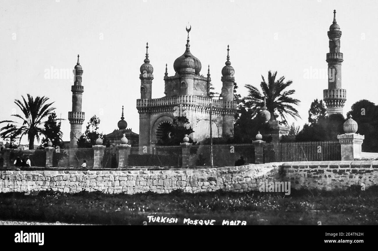Turkish cemetery hi-res stock photography and images - Alamy