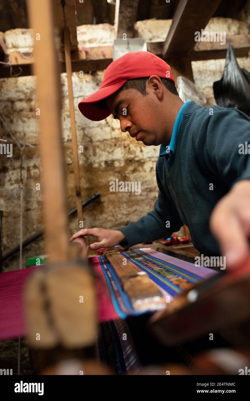 Weaver man loom hi-res stock photography and images - Alamy
