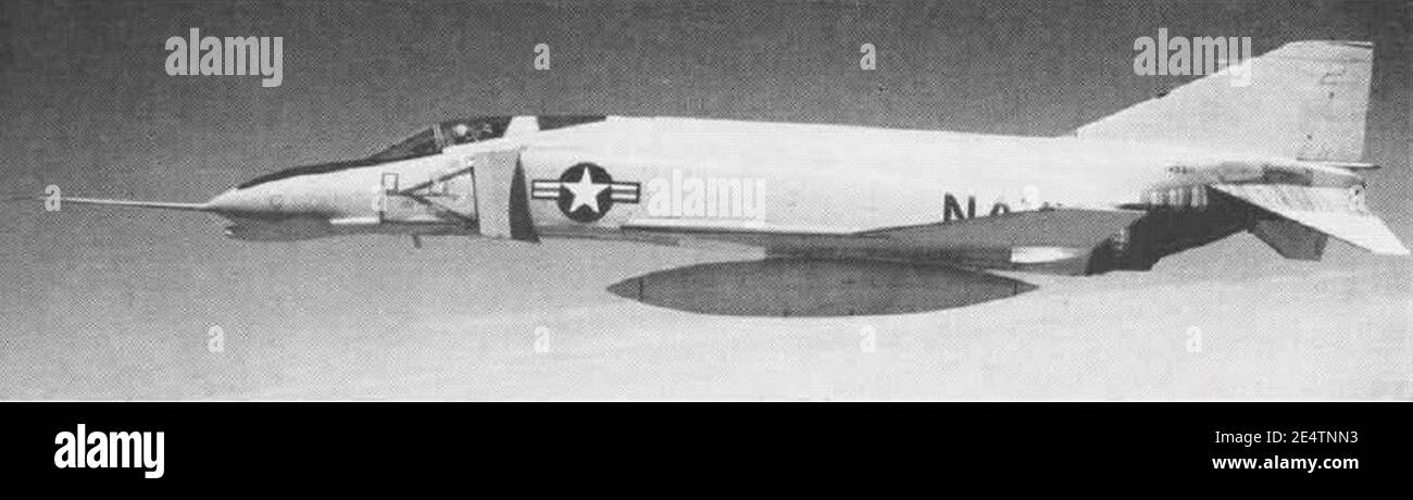 McDonnell F4H-1F Phantom II in flight, in 1960 Stock Photo - Alamy