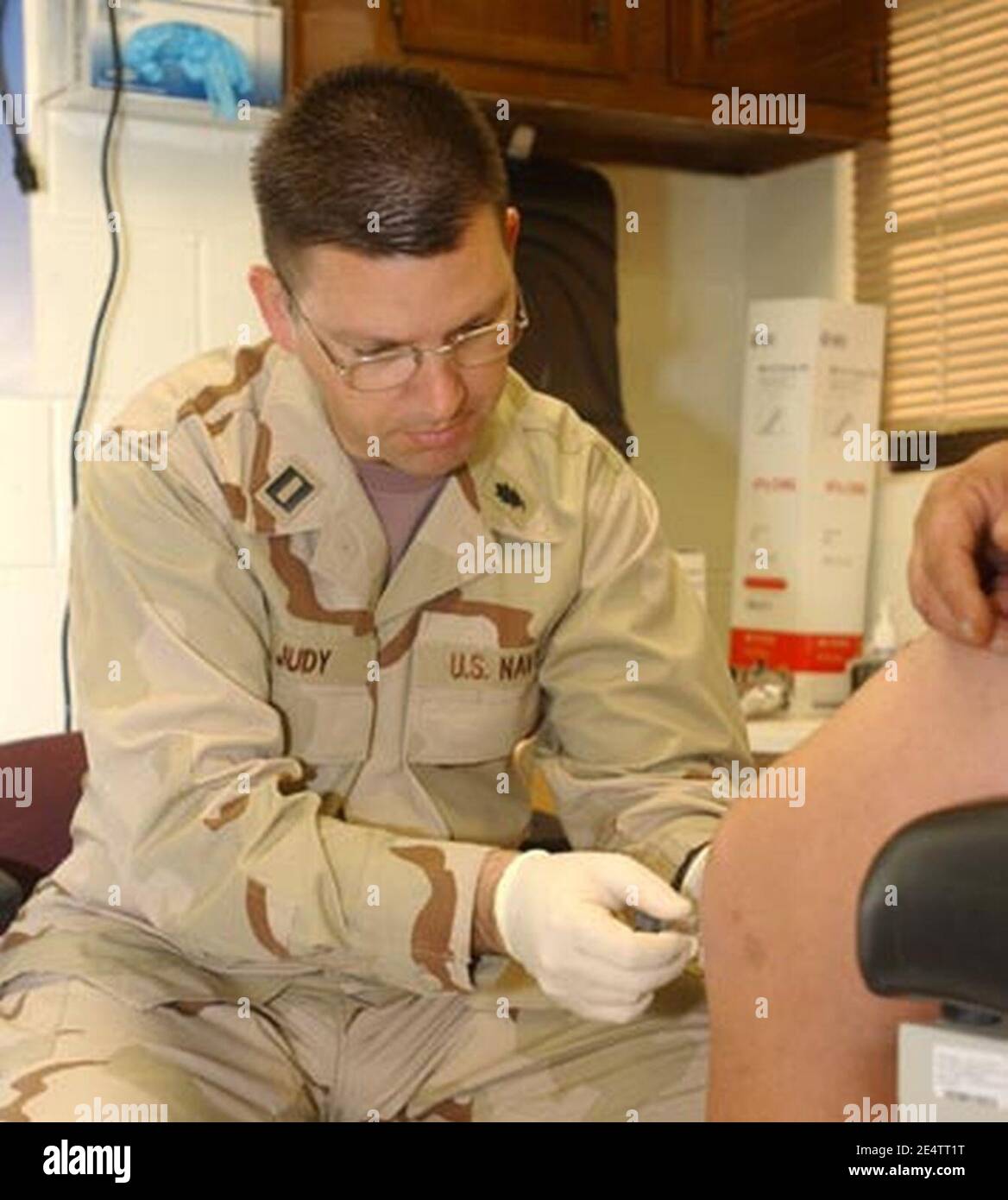 Medic Tom Judy attends to a JTF-GTMO trooper Stock Photo - Alamy