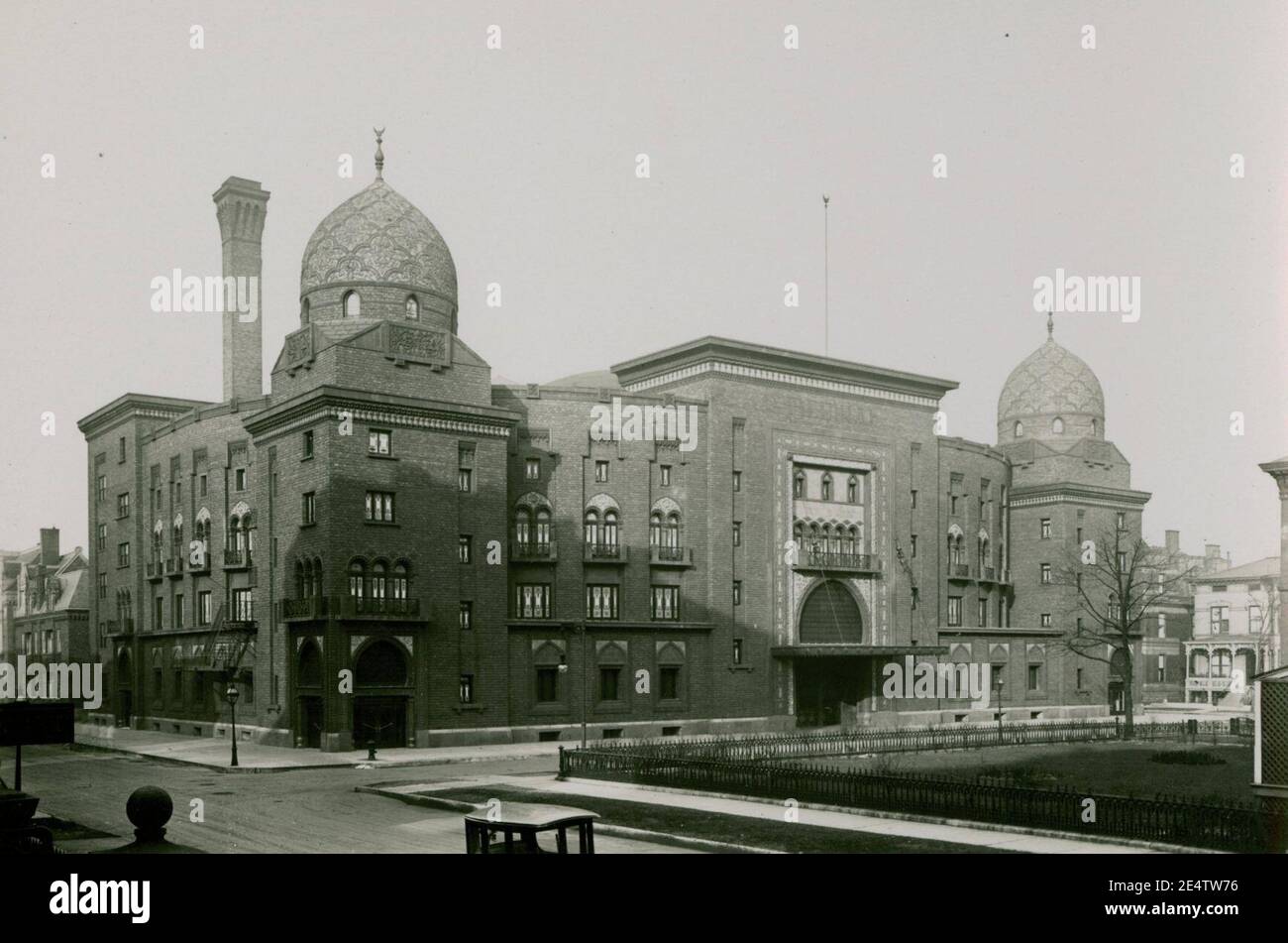 Chicago medinah temple hi-res stock photography and images - Alamy