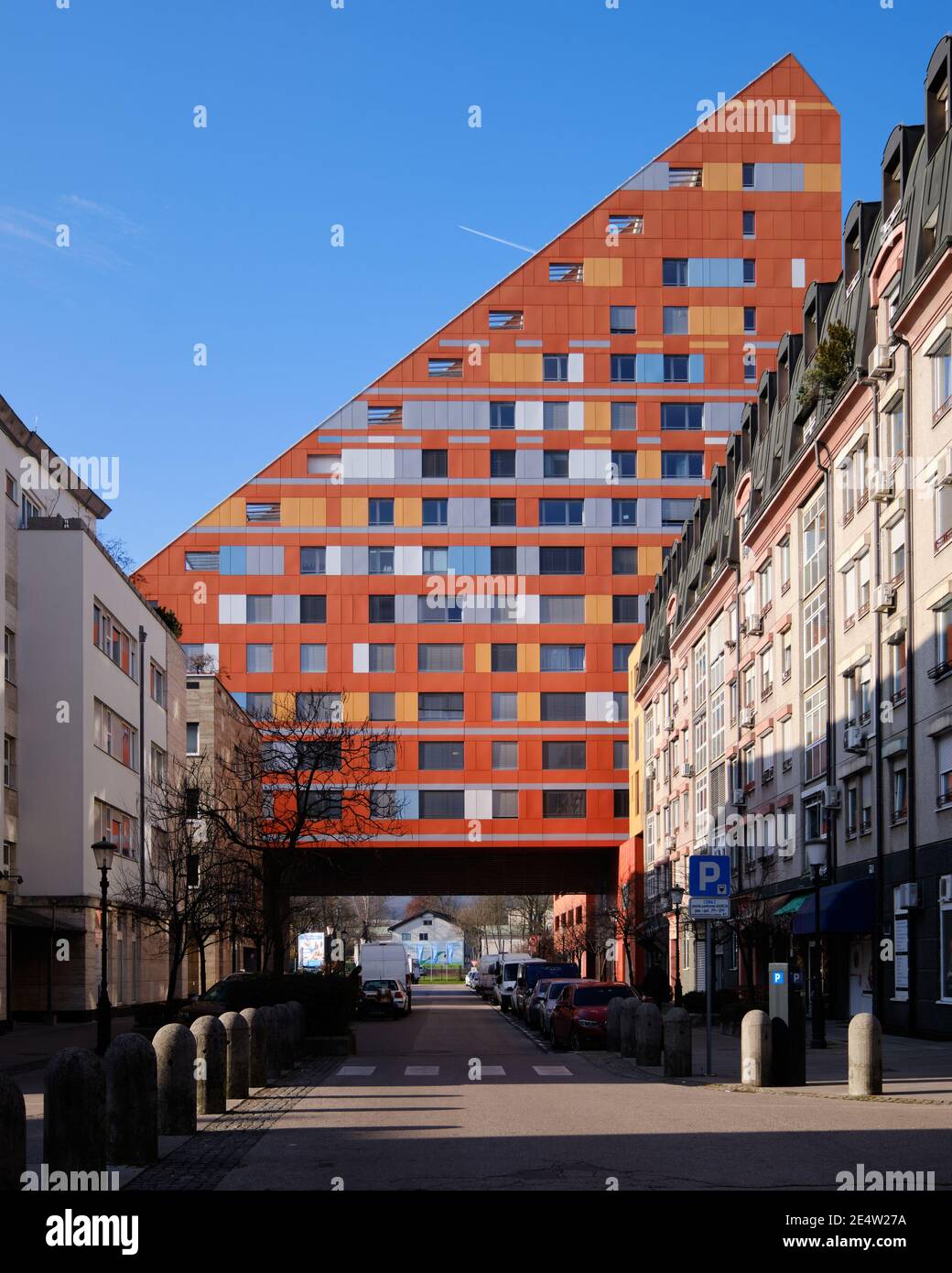 The R5 residential triangular building, a modern architecture ...