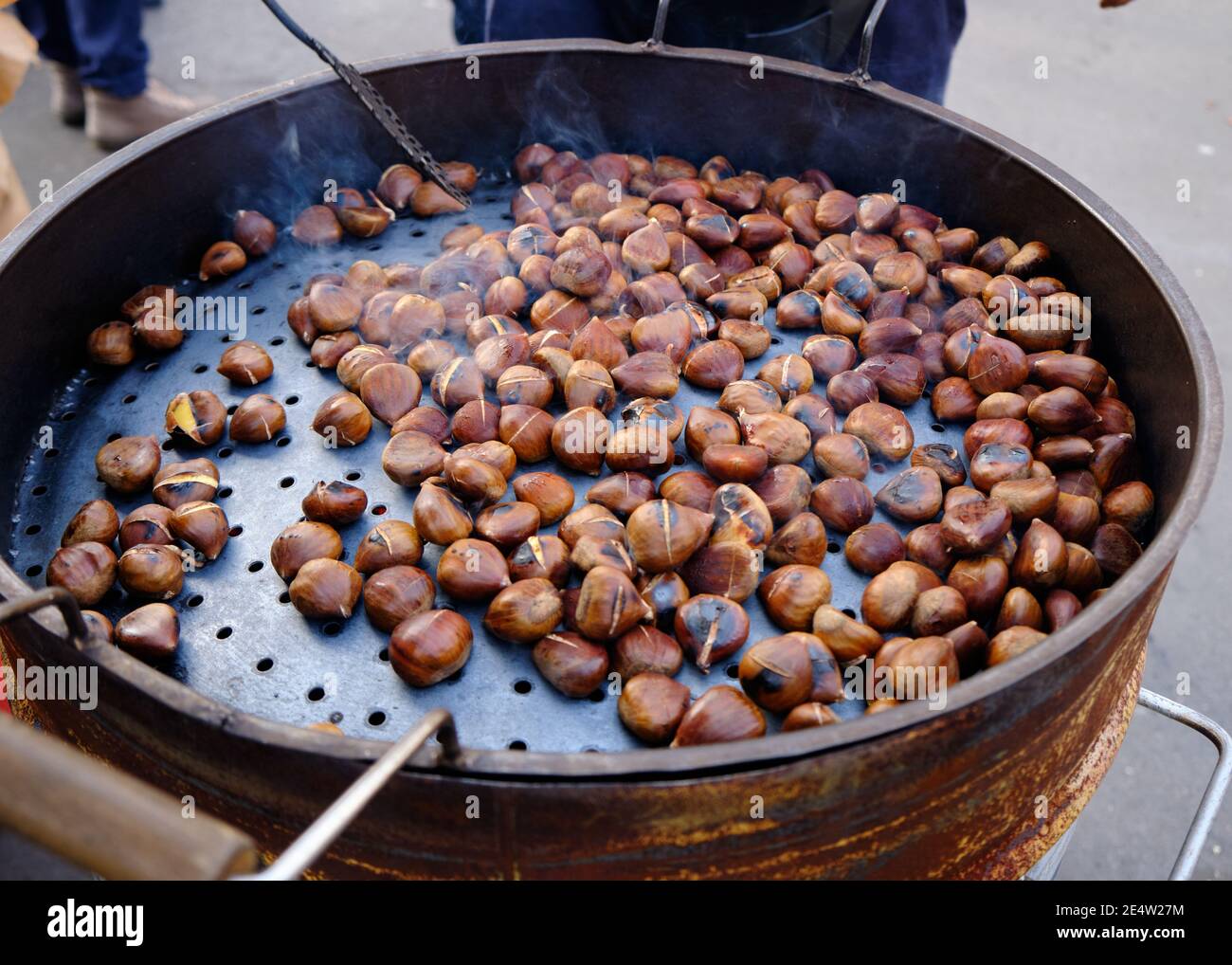 Chestnut fire hi-res stock photography and images - Alamy