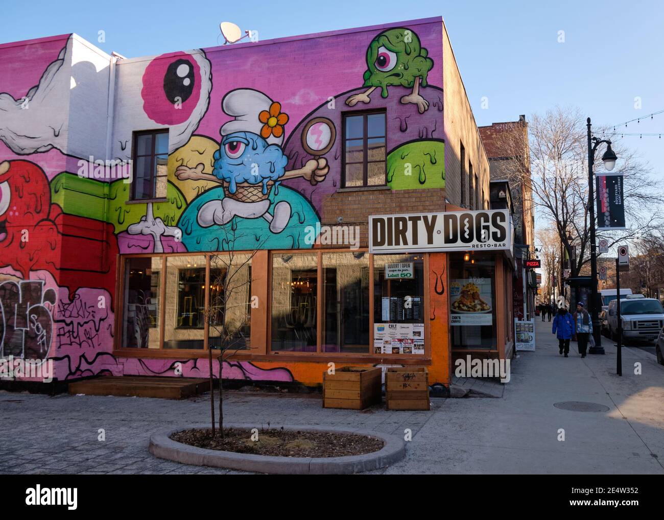 Dirty restaurant wall hi-res stock photography and images - Alamy