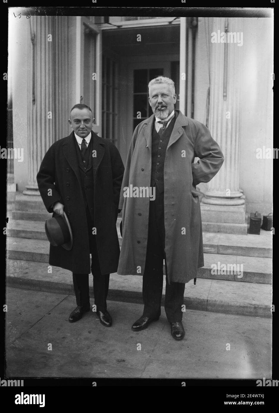 Men at White House, Washington, D.C Stock Photo - Alamy