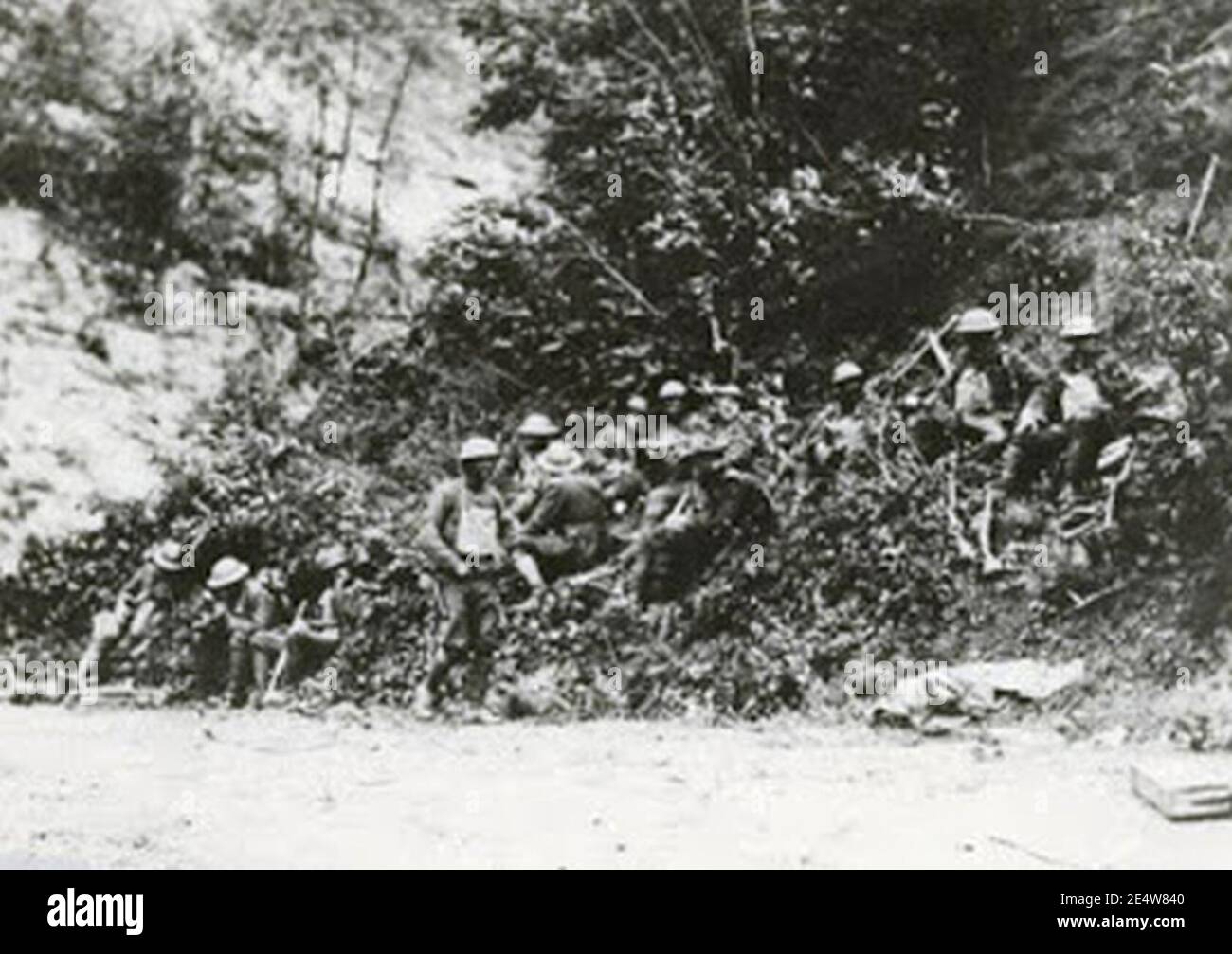 Men of the 16th Infantry Regiment, 1st Infantry Division (United States ...