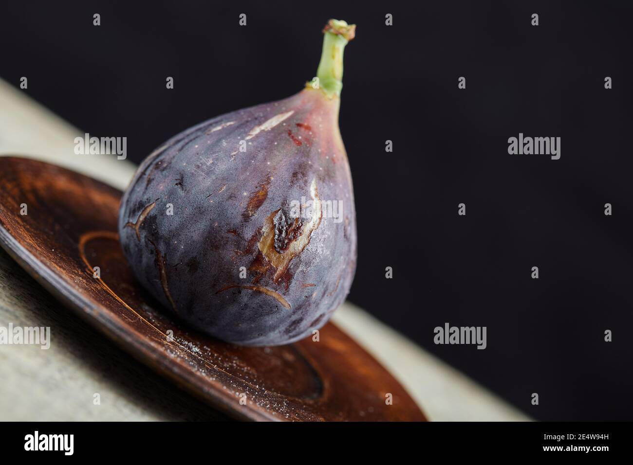 Purple fig hi-res stock photography and images - Alamy