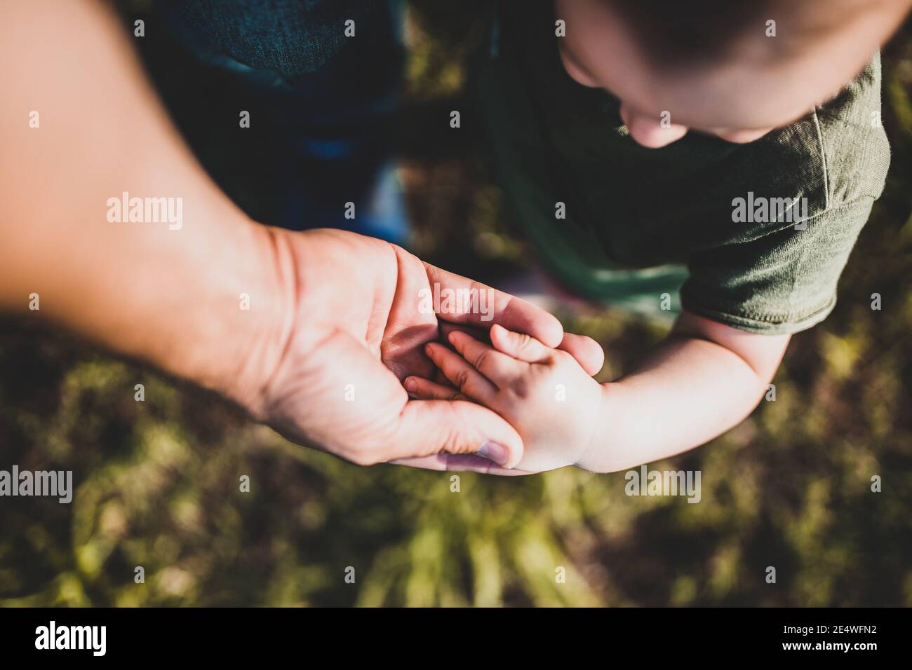 Giving a hand hi-res stock photography and images - Alamy