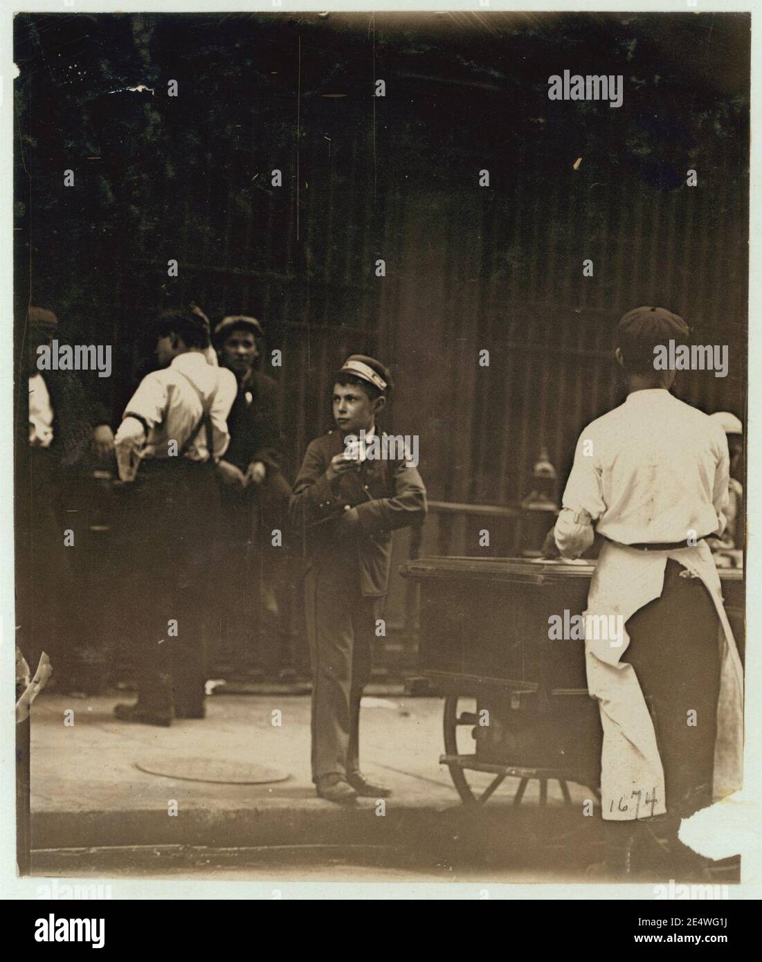 Messenger boy hi-res stock photography and images - Alamy