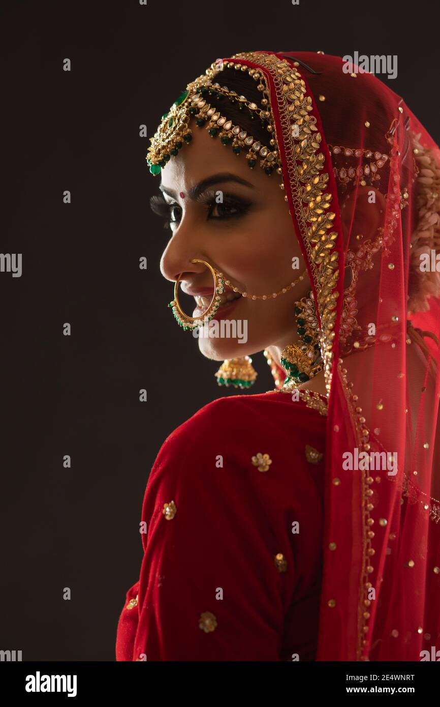Indian bride back hi-res stock photography and images - Alamy