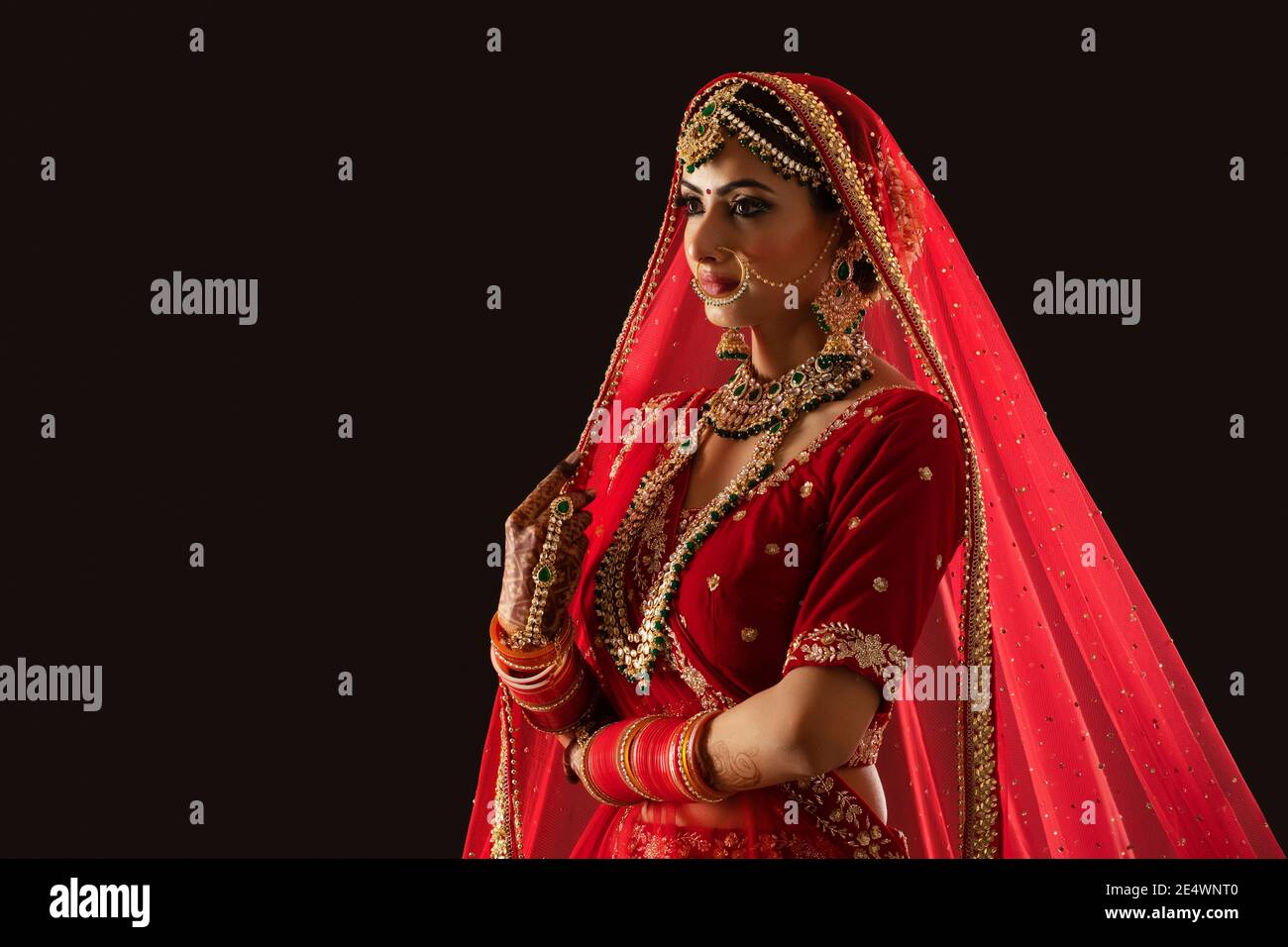 Indian bride back hi-res stock photography and images - Alamy