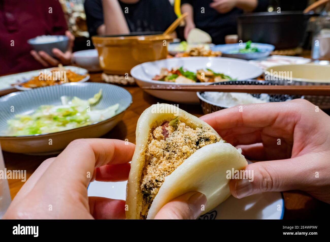 Pork belly bun hi-res stock photography and images - Alamy