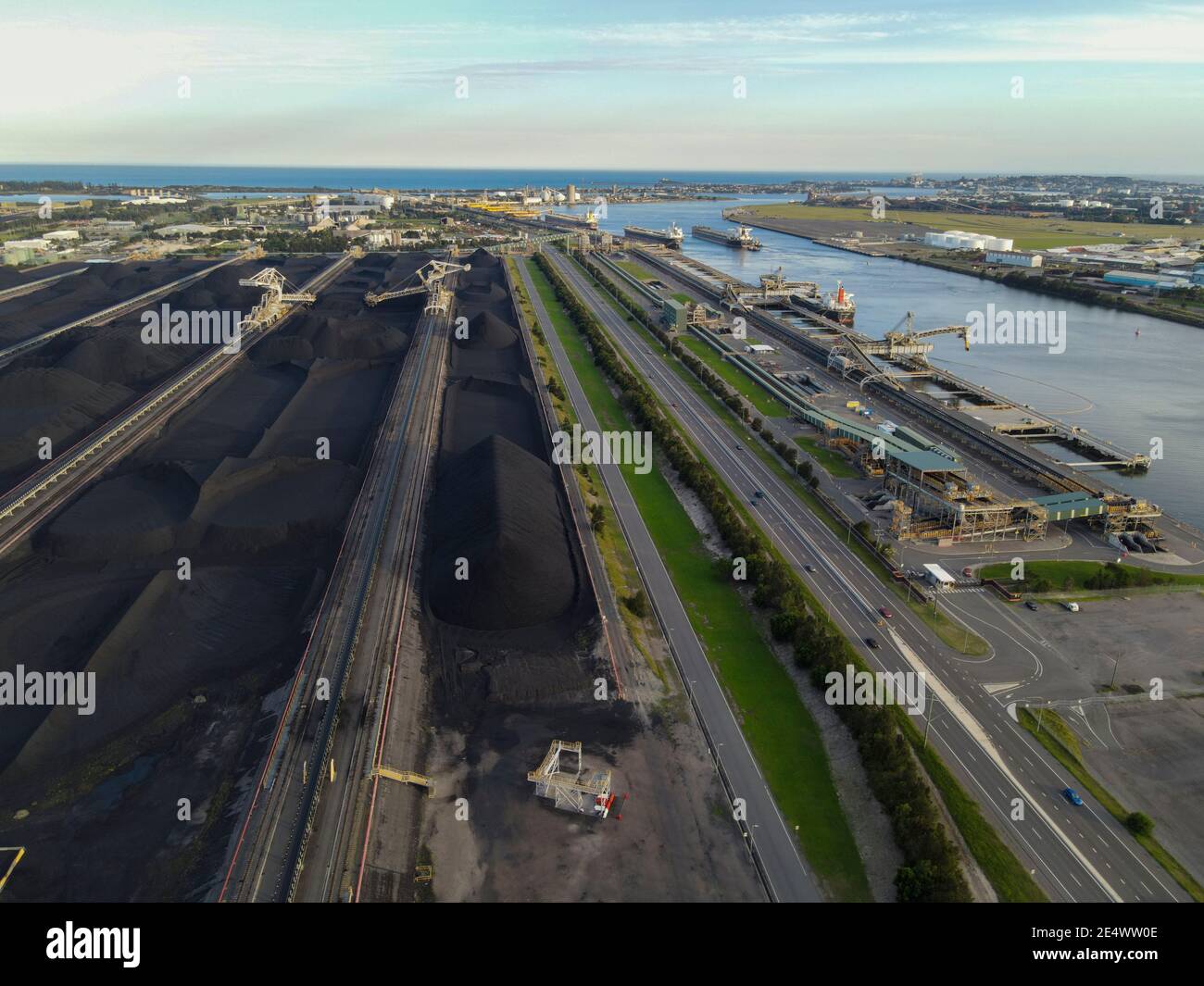 Coal loader hi-res stock photography and images - Alamy