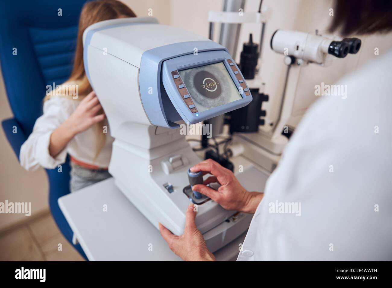 Cataracts in the eyes hi-res stock photography and images - Alamy