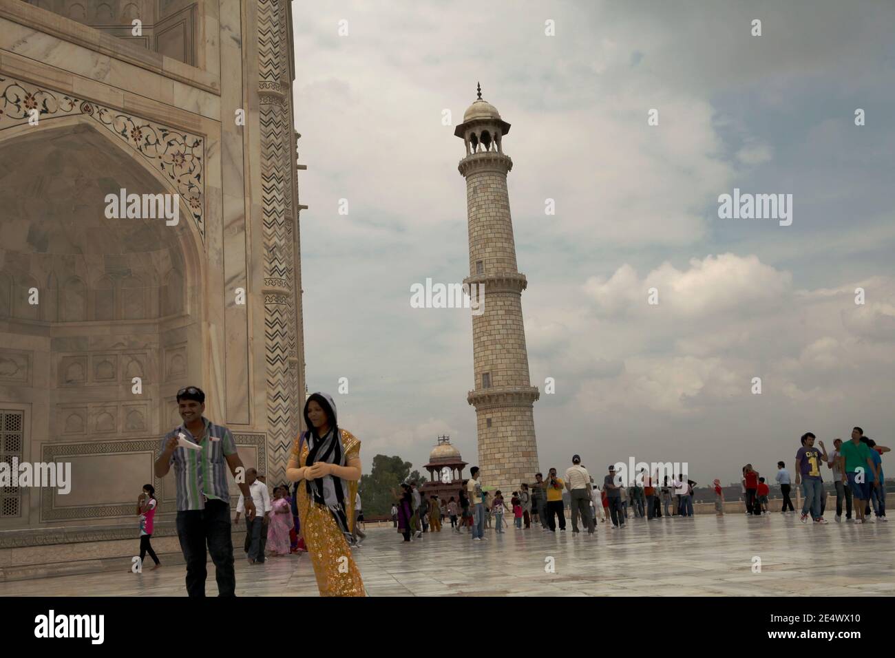 Tourists at Taj Mahal in Agra, Uttar Pradesh, India Stock Photo - Alamy