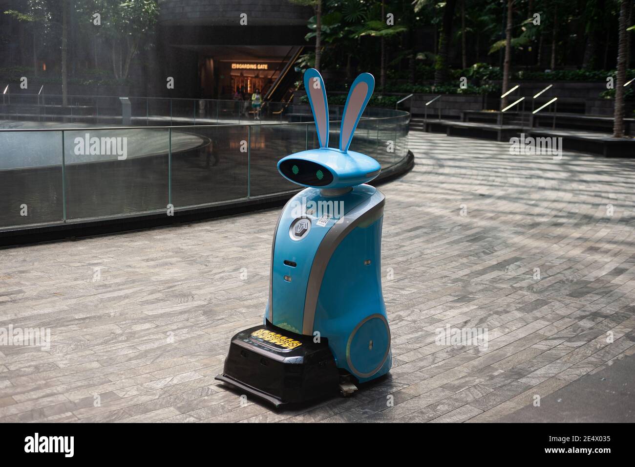 21.01.2021, Singapore, Republic of Singapore, Asia - Automated cleaning ...