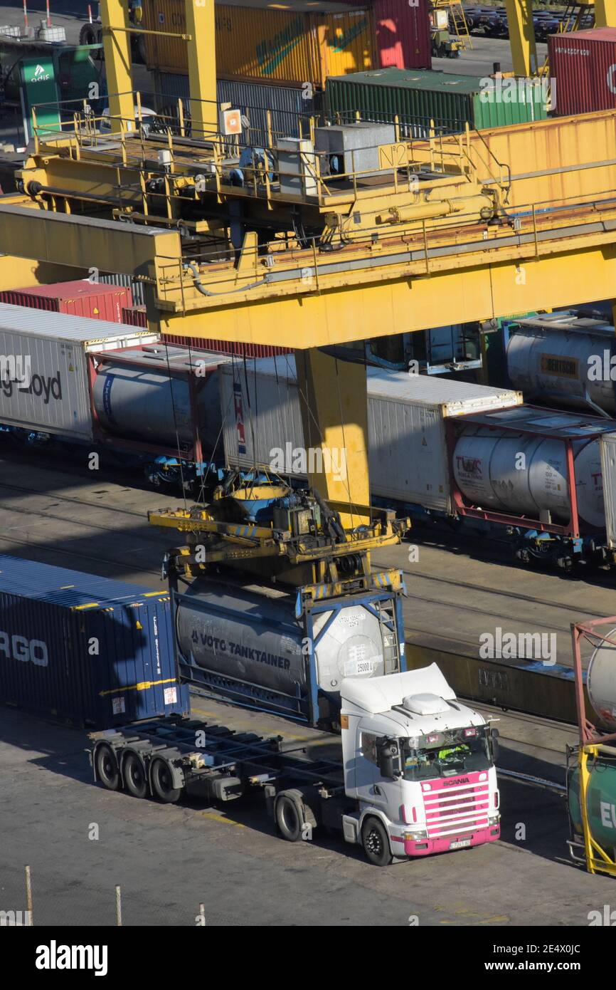 Scania truck crane hi-res stock photography and images - Alamy