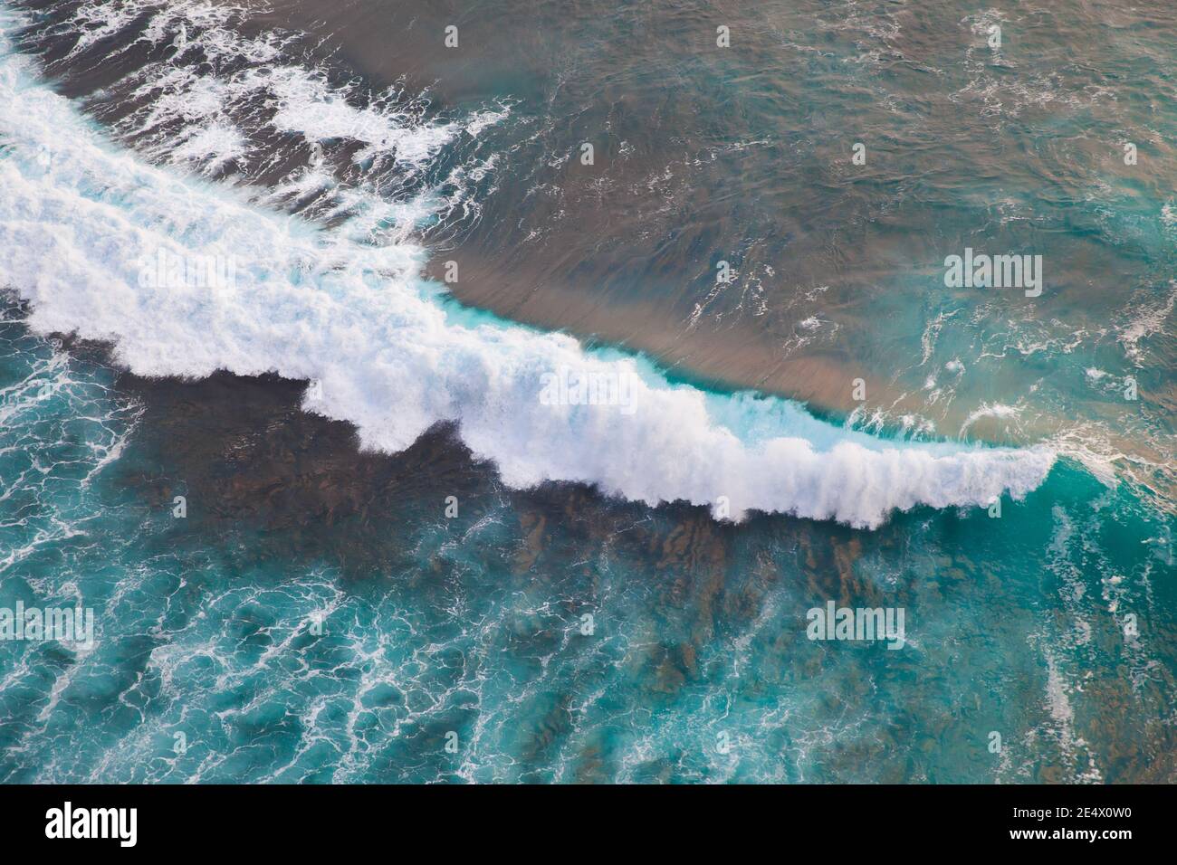 Top view dark sea texture hi-res stock photography and images - Alamy