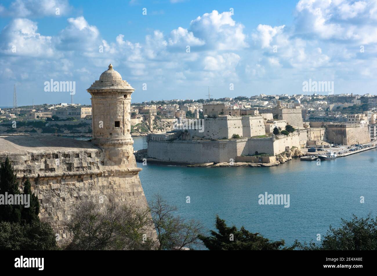 Harbour walls in valetta hi-res stock photography and images - Alamy