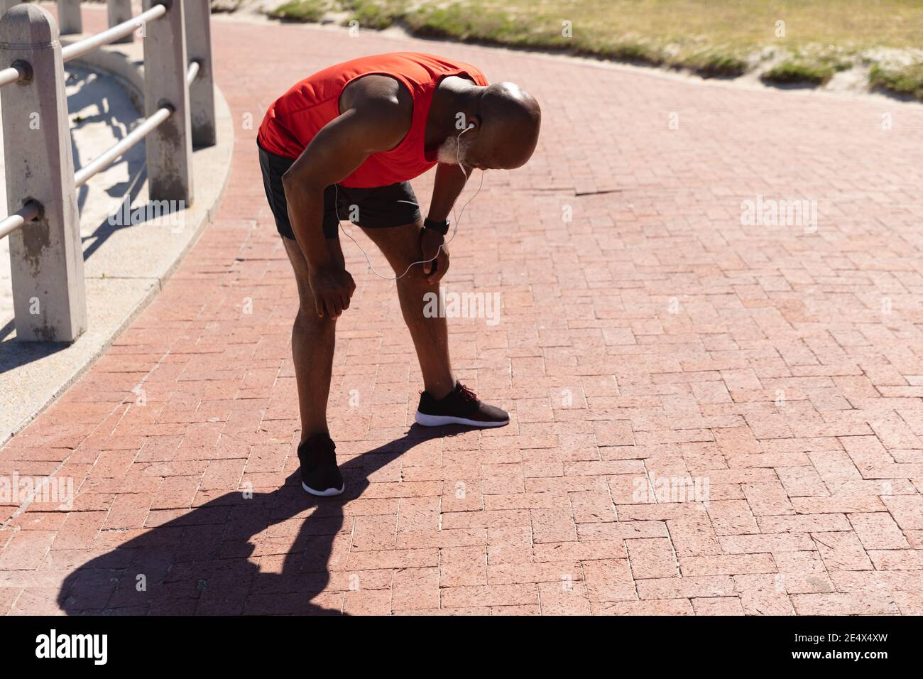 Catching breath senior man hi-res stock photography and images - Alamy