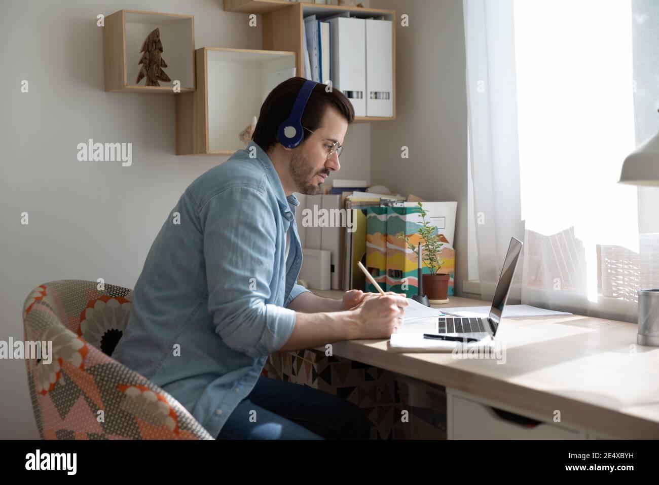 Listening lesson computer language hi-res stock photography and images ...