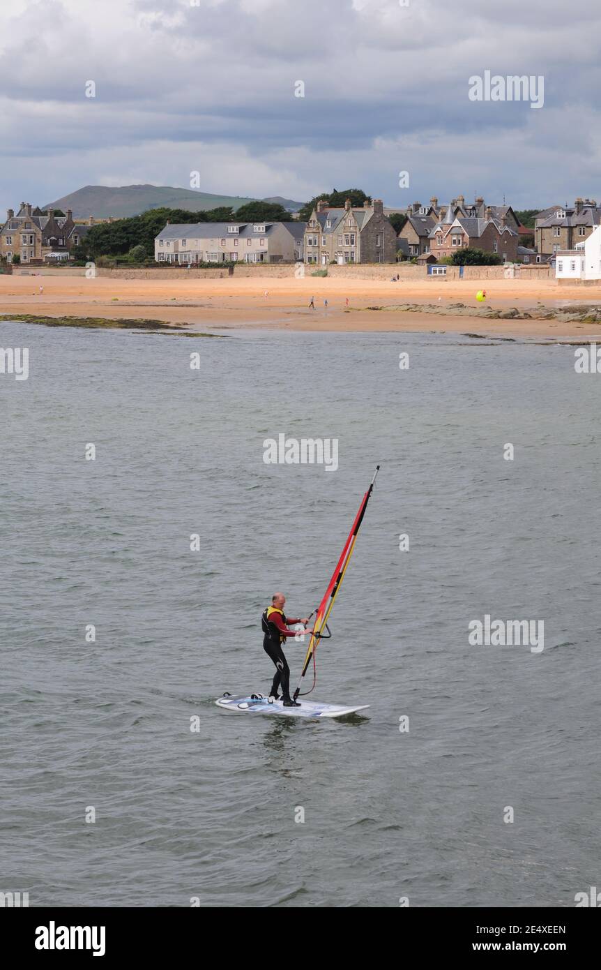 Elie beach harbour hi-res stock photography and images - Alamy