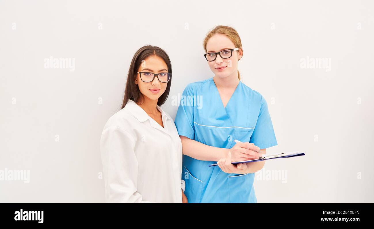 Beauty staff hi-res stock photography and images - Alamy